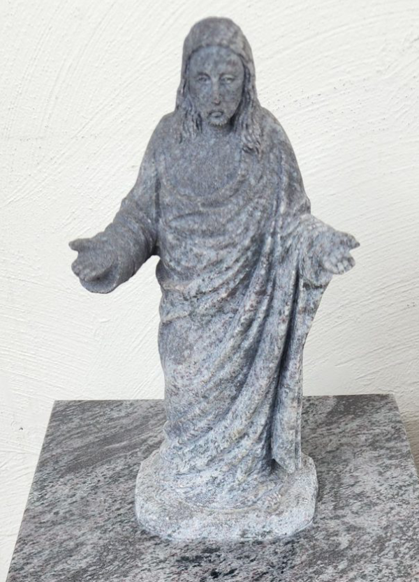 Cremation Jesus pedestal – Fenton Memorials